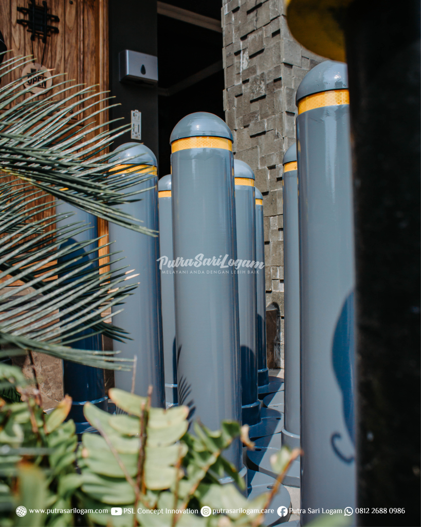 Bollard untuk Bandara Sultan Babullah Kota Ternate - Bollard Trotoar